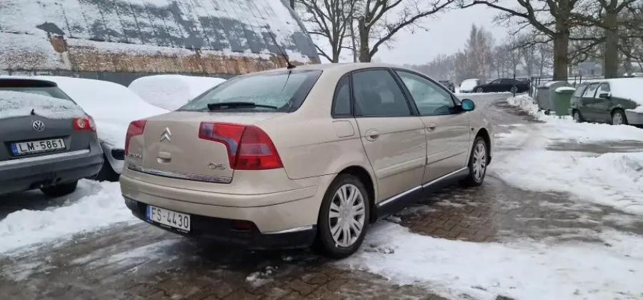 Pelēks Citroen C5 2005 Valmiera, ar dzinēja tilpumu 2.00 L un nobraukumu 228 tūkst. km par 1000 €, foto 4 vietnē AUTOMOTO.COM.LV