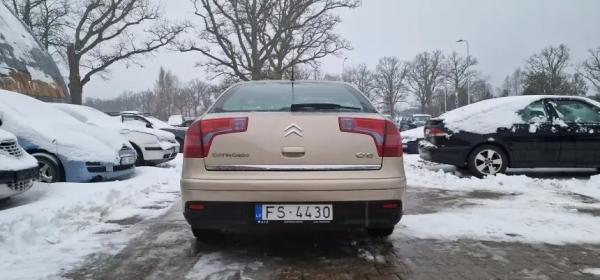 Grey Citroen C5 2005 in Valmiera, with an engine capacity of 2.00 L and mileage of 228 thousand km for 1000 €, photo 4 on AUTOMOTO.COM.LV