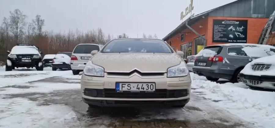 Pelēks Citroen C5 2005 Valmiera, ar dzinēja tilpumu 2.00 L un nobraukumu 228 tūkst. km par 1000 €, foto 9 vietnē AUTOMOTO.COM.LV