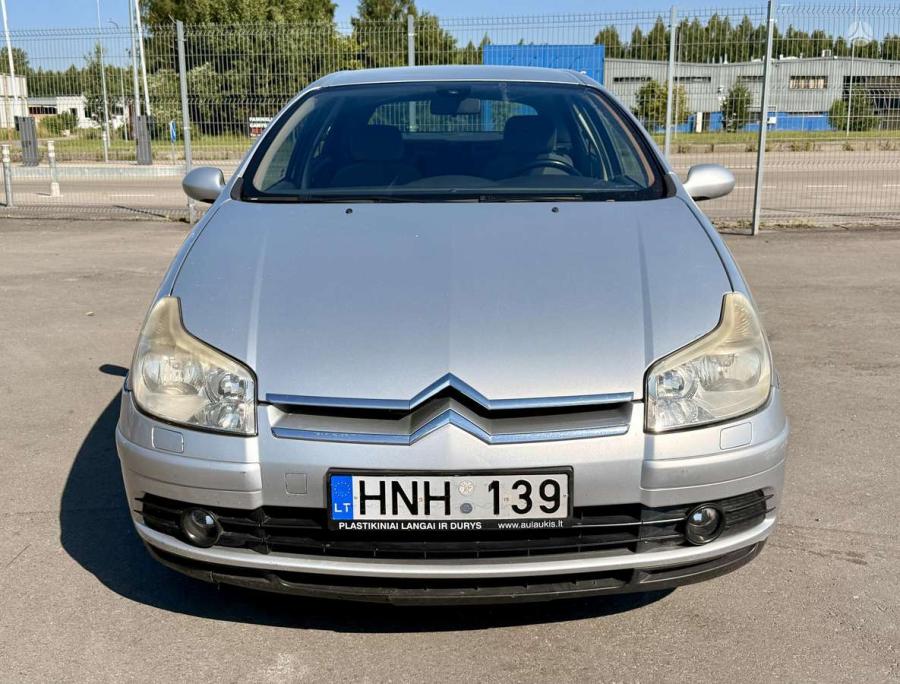 Pelēks Citroen C5 2005 Panevēža, ar dzinēja tilpumu 1.56 L un nobraukumu 382 tūkst. km par 750 €, foto 3 vietnē AUTOMOTO.COM.LV