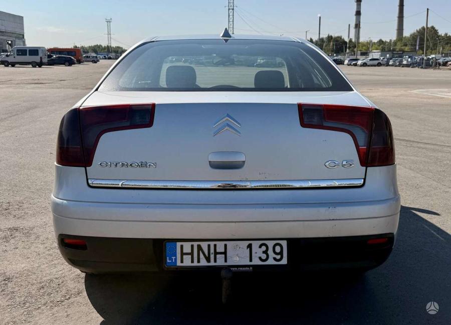 Pelēks Citroen C5 2005 Panevēža, ar dzinēja tilpumu 1.56 L un nobraukumu 382 tūkst. km par 750 €, foto 7 vietnē AUTOMOTO.COM.LV