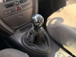 Pelēks Citroen C5 2005 Panevēža, ar dzinēja tilpumu 1.56 L un nobraukumu 382 tūkst. km par 750 €, foto 15 vietnē AUTOMOTO.COM.LV