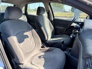 Pelēks Citroen C5 2005 Panevēža, ar dzinēja tilpumu 1.56 L un nobraukumu 382 tūkst. km par 750 €, foto 18 vietnē AUTOMOTO.COM.LV