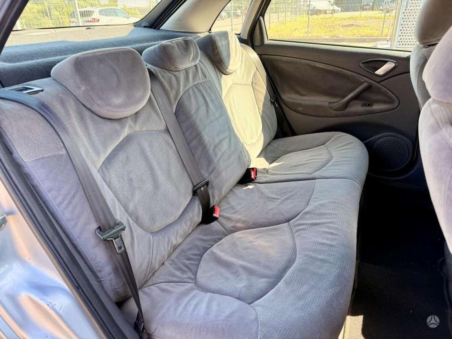 Pelēks Citroen C5 2005 Panevēža, ar dzinēja tilpumu 1.56 L un nobraukumu 382 tūkst. km par 750 €, foto 20 vietnē AUTOMOTO.COM.LV