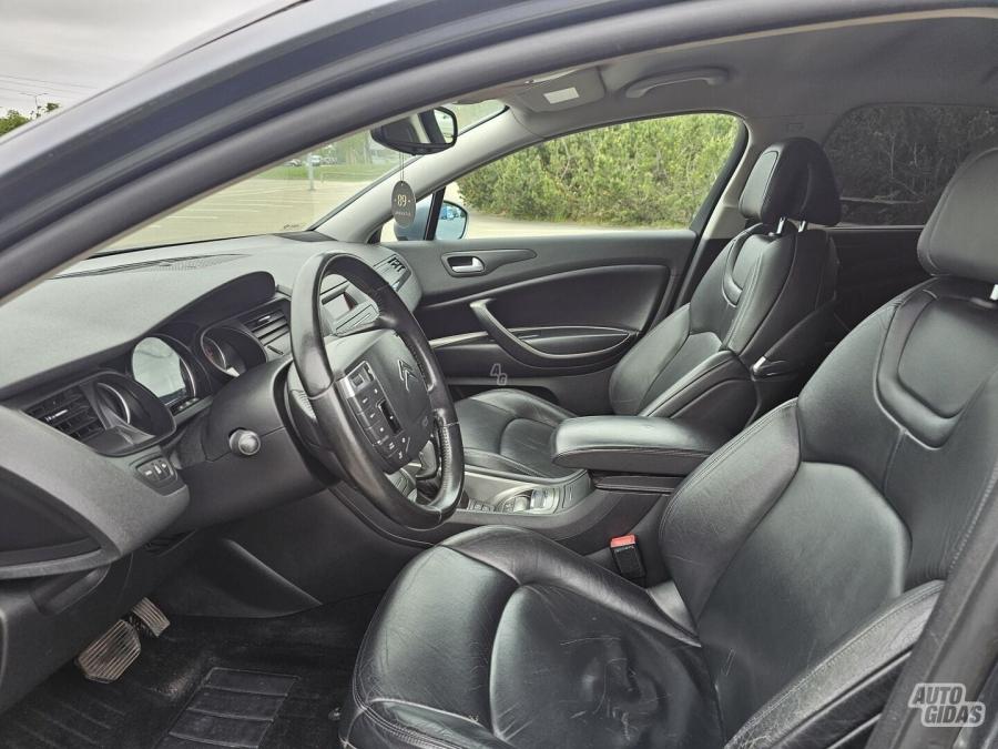 Pelēks Citroen C5 2008 Šauļi, ar dzinēja tilpumu 2.00 L un nobraukumu 352 tūkst. km par 1900 €, foto 10 vietnē AUTOMOTO.COM.LV