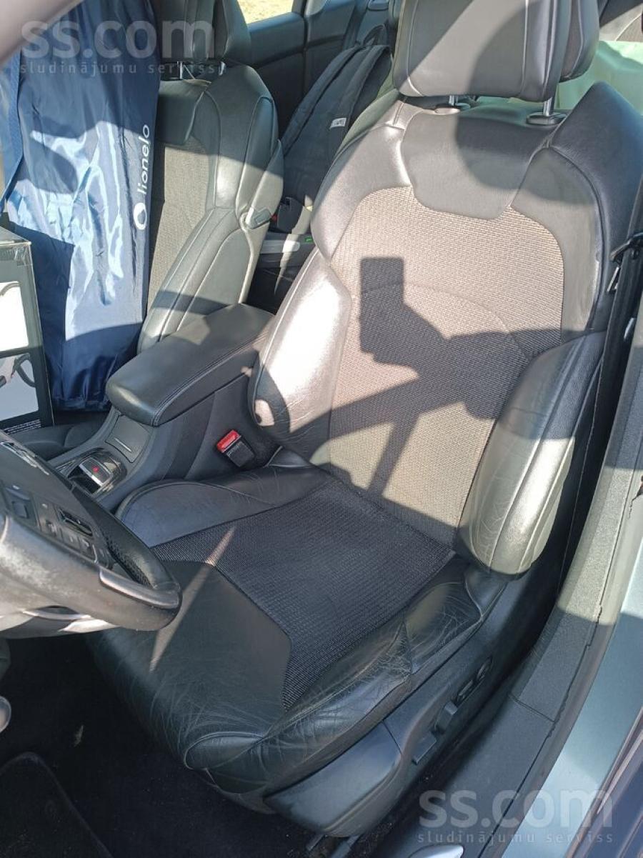 Pelēks Citroen C5 2008 Rīga, ar dzinēja tilpumu 2.00 L un nobraukumu 263 tūkst. km par 2750 €, foto 14 vietnē AUTOMOTO.COM.LV