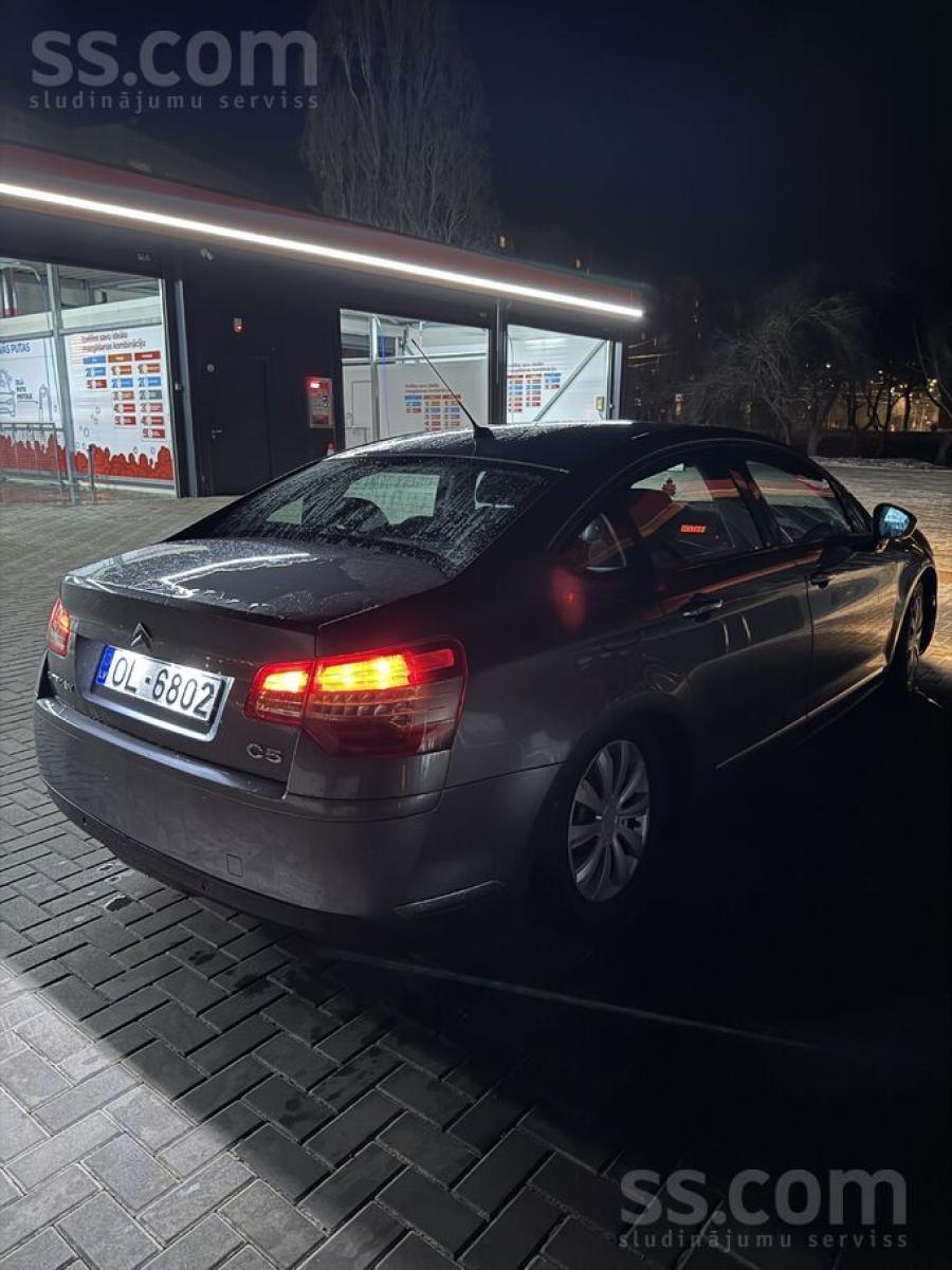 Pelēks Citroen C5 2008 Rīga, ar dzinēja tilpumu 2.00 L un nobraukumu 314 tūkst. km par 2399 €, foto 3 vietnē AUTOMOTO.COM.LV