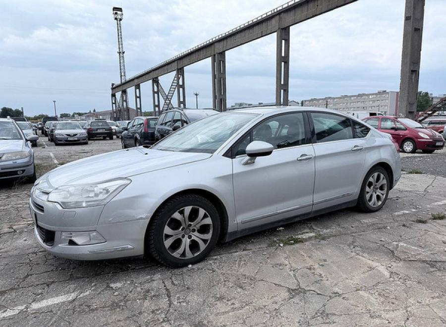 Grey Citroen C5 2008 in Tallinn, with an engine capacity of 2.00 L and mileage of 373 thousand km for 699 €, photo 3 on AUTOMOTO.COM.LV