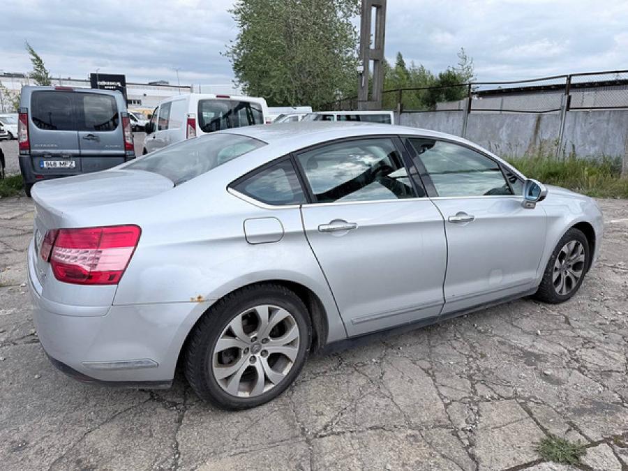 Grey Citroen C5 2008 in Tallinn, with an engine capacity of 2.00 L and mileage of 373 thousand km for 699 €, photo 4 on AUTOMOTO.COM.LV