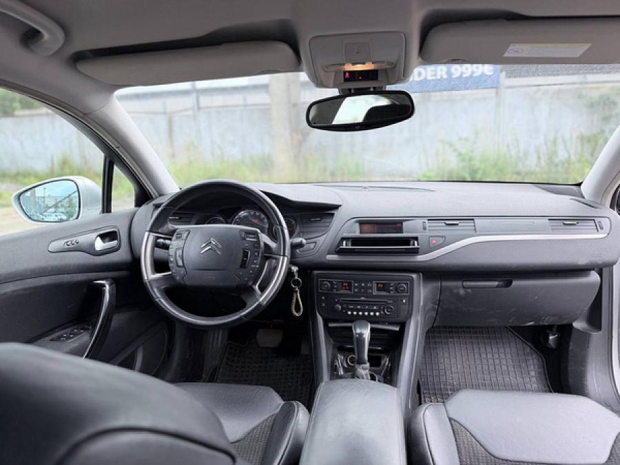 Grey Citroen C5 2008 in Tallinn, with an engine capacity of 2.00 L and mileage of 373 thousand km for 699 €, photo 6 on AUTOMOTO.COM.LV