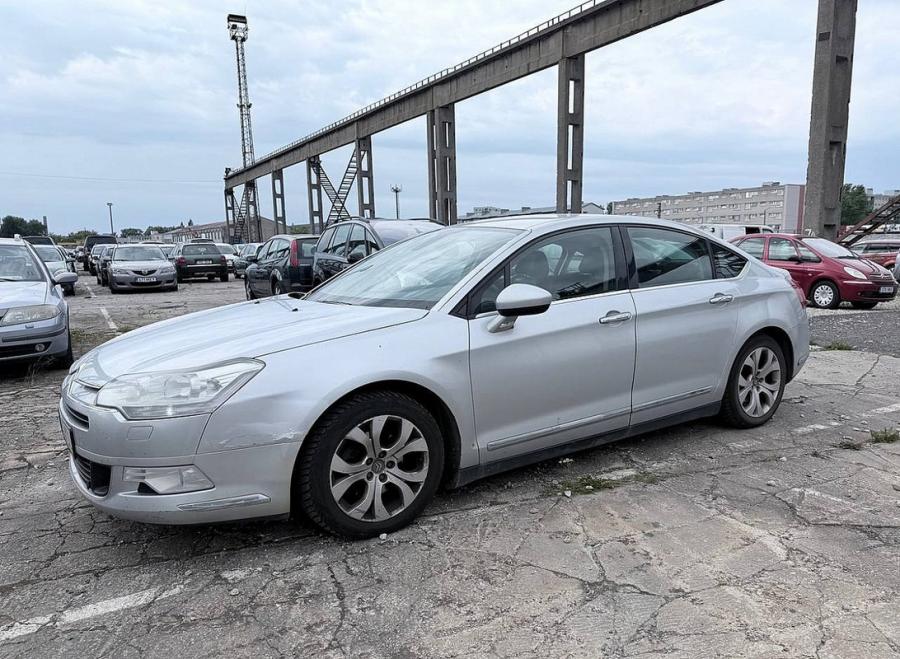 Grey Citroen C5 2008 in Tallinn, with an engine capacity of 2.00 L and mileage of 373 thousand km for 699 €, photo 10 on AUTOMOTO.COM.LV