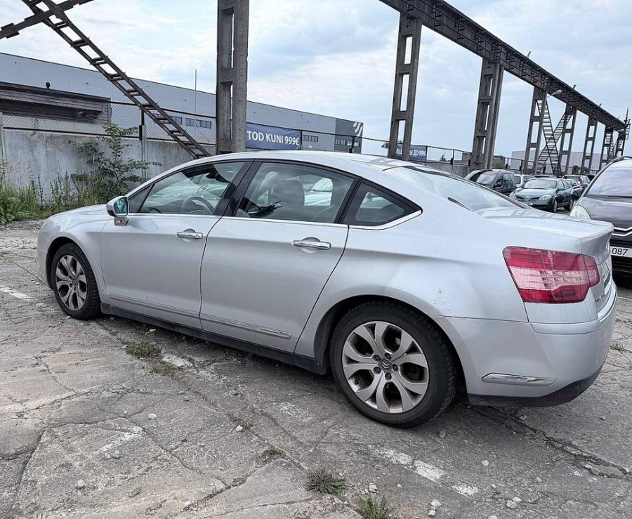 Grey Citroen C5 2008 in Tallinn, with an engine capacity of 2.00 L and mileage of 373 thousand km for 699 €, photo 12 on AUTOMOTO.COM.LV