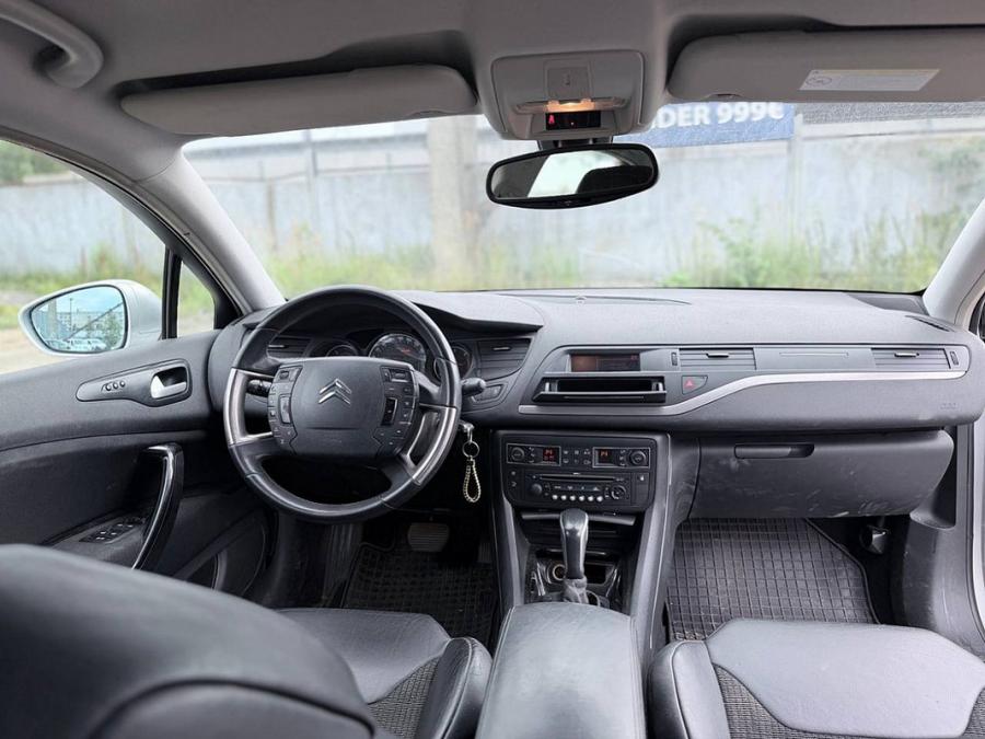 Grey Citroen C5 2008 in Tallinn, with an engine capacity of 2.00 L and mileage of 373 thousand km for 699 €, photo 13 on AUTOMOTO.COM.LV