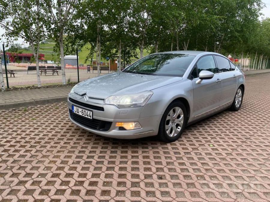 Pelēks Citroen C5 2008 Ventspils, ar dzinēja tilpumu 2.00 L un nobraukumu 411 tūkst. km par 2200 €, foto 1 vietnē AUTOMOTO.COM.LV