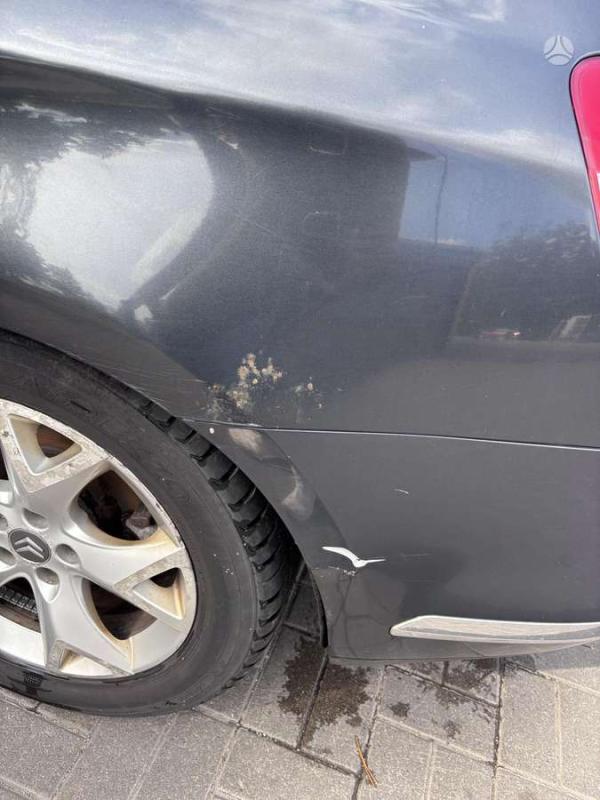Pelēks Citroen C5 2008 Panevēža, ar dzinēja tilpumu 2.00 L un nobraukumu 358 tūkst. km par 1050 €, foto 8 vietnē AUTOMOTO.COM.LV