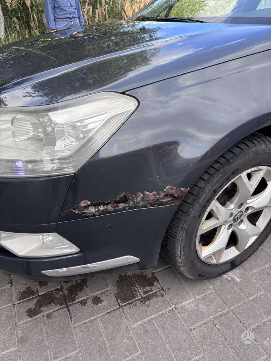Pelēks Citroen C5 2008 Panevēža, ar dzinēja tilpumu 2.00 L un nobraukumu 358 tūkst. km par 1050 €, foto 12 vietnē AUTOMOTO.COM.LV