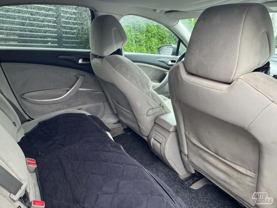 Grey Citroen C5 2008 in Panevezys, with an engine capacity of 1.60 L and mileage of 275 thousand km for 1170 €, photo 15 on AUTOMOTO.COM.LV