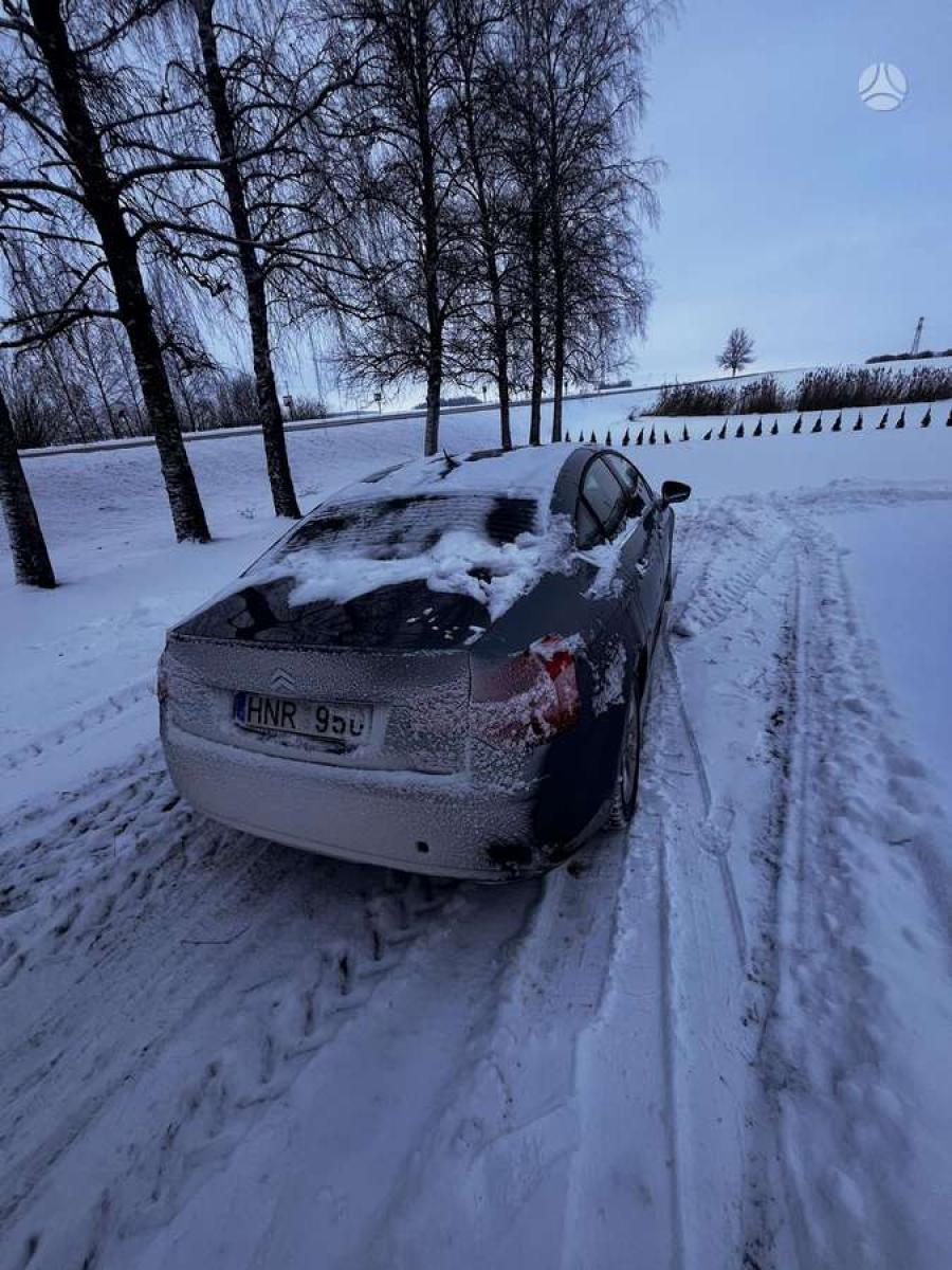 Pelēks Citroen C5 2009 Biržai, ar dzinēja tilpumu 2.00 L un nobraukumu 370 tūkst. km par 1450 €, foto 4 vietnē AUTOMOTO.COM.LV
