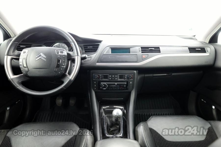 Grey Citroen C5 2009 in Tallinn, with an engine capacity of 2.20 L and mileage of 269 thousand km for 1899 €, photo 6 on AUTOMOTO.COM.LV