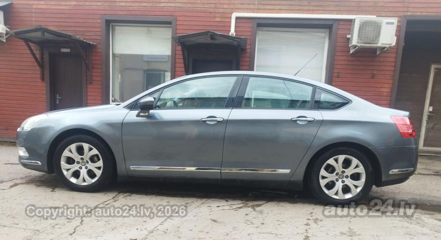 Pelēks Citroen C5 2009 Tallina, ar dzinēja tilpumu 2.00 L un nobraukumu 320 tūkst. km par 3000 €, foto 4 vietnē AUTOMOTO.COM.LV