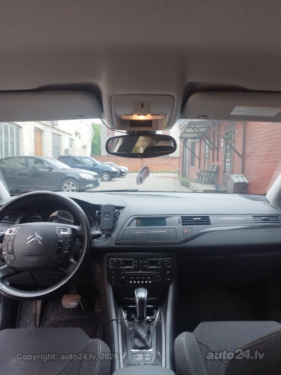 Pelēks Citroen C5 2009 Tallina, ar dzinēja tilpumu 2.00 L un nobraukumu 320 tūkst. km par 3000 €, foto 8 vietnē AUTOMOTO.COM.LV