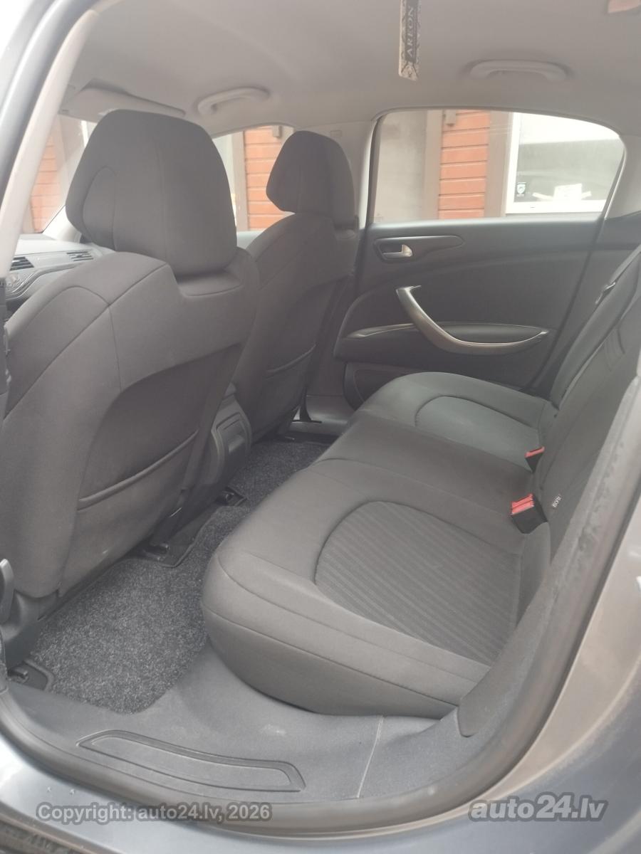 Pelēks Citroen C5 2009 Tallina, ar dzinēja tilpumu 2.00 L un nobraukumu 320 tūkst. km par 3000 €, foto 9 vietnē AUTOMOTO.COM.LV