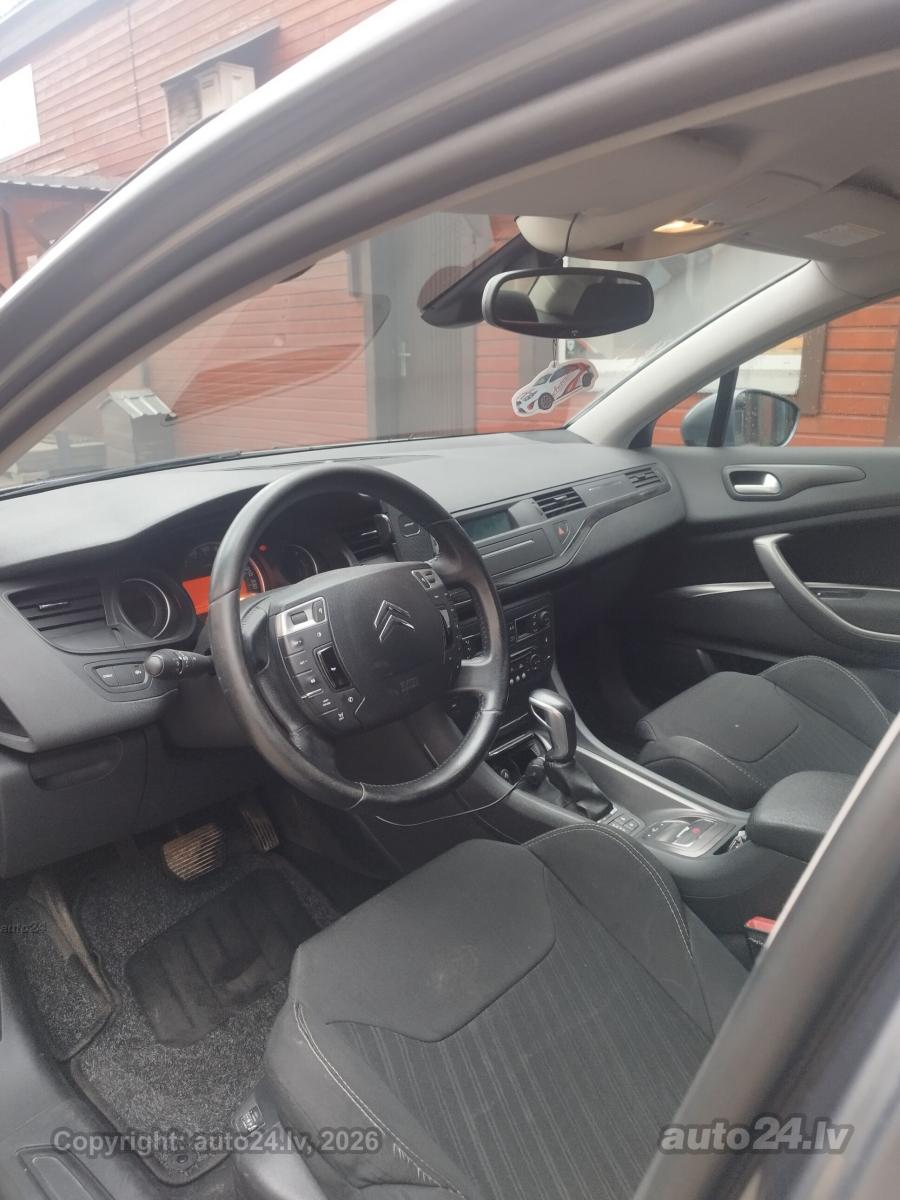 Pelēks Citroen C5 2009 Tallina, ar dzinēja tilpumu 2.00 L un nobraukumu 320 tūkst. km par 3000 €, foto 11 vietnē AUTOMOTO.COM.LV