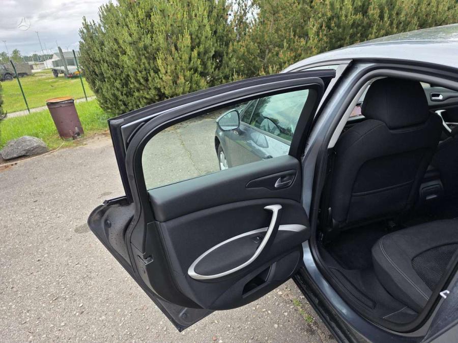 Grey Citroen C5 2009 in Radviliskis, with an engine capacity of 2.00 L and mileage of 305 thousand km for 3150 €, photo 11 on AUTOMOTO.COM.LV