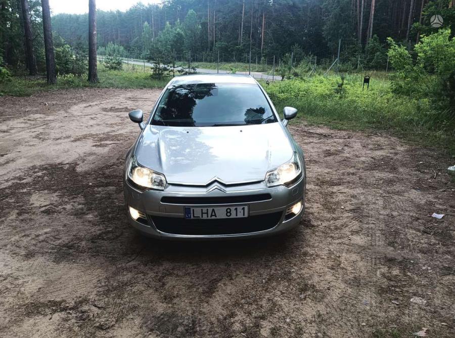 Grey Citroen C5 2009 in Alytus, with an engine capacity of 2.00 L and mileage of 265 thousand km for 2090 €, photo 13 on AUTOMOTO.COM.LV