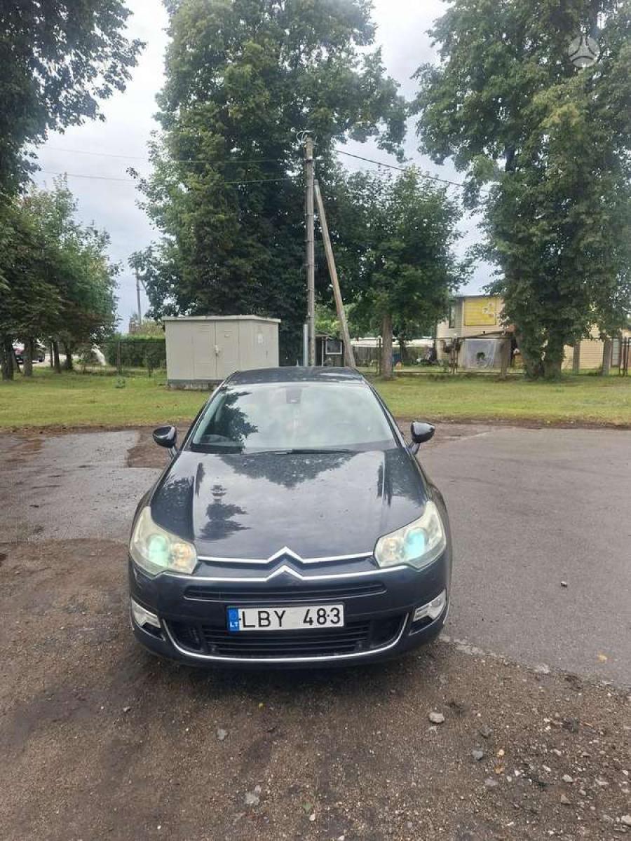Grey Citroen C5 2009 in Kursenai, with an engine capacity of 2.00 L and mileage of 319 thousand km for 2000 €, photo 1 on AUTOMOTO.COM.LV