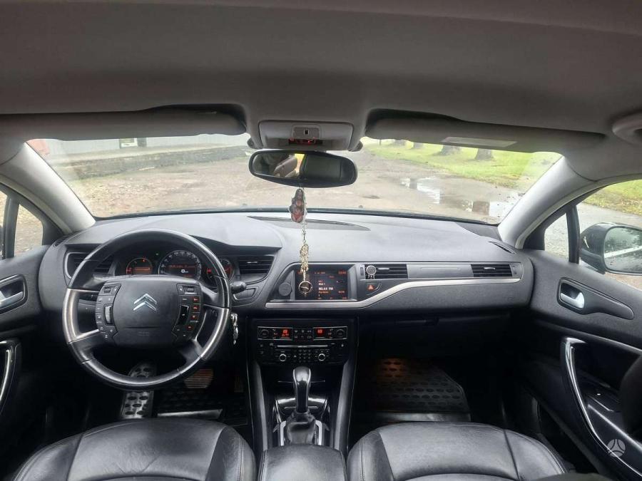 Grey Citroen C5 2009 in Kursenai, with an engine capacity of 2.00 L and mileage of 319 thousand km for 2000 €, photo 7 on AUTOMOTO.COM.LV