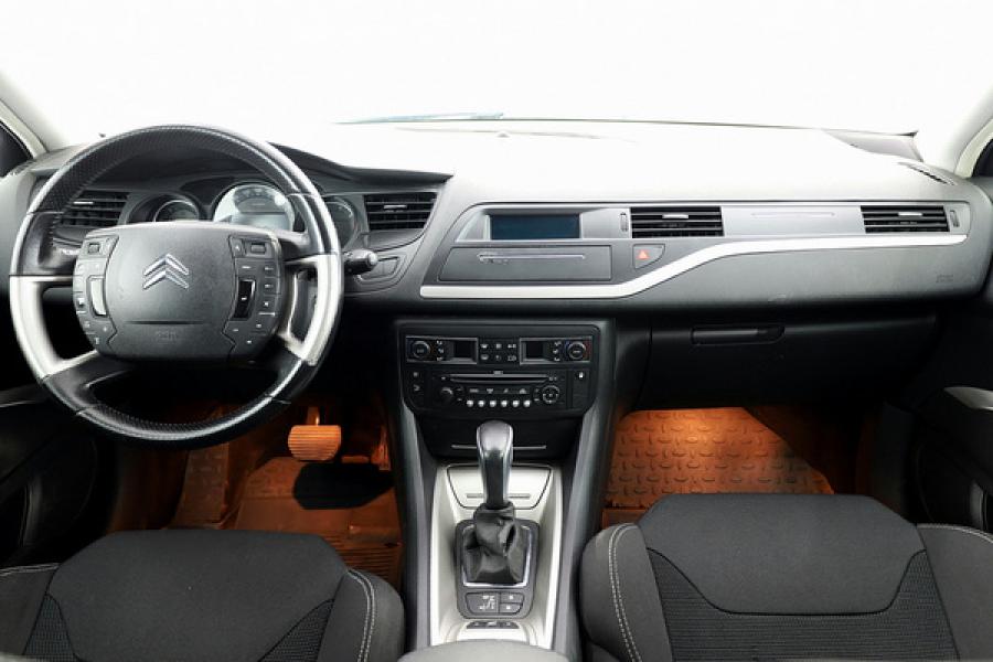 Grey Citroen C5 2009 in Tallinn, with an engine capacity of 2.00 L and mileage of 185 thousand km for 1599 €, photo 6 on AUTOMOTO.COM.LV