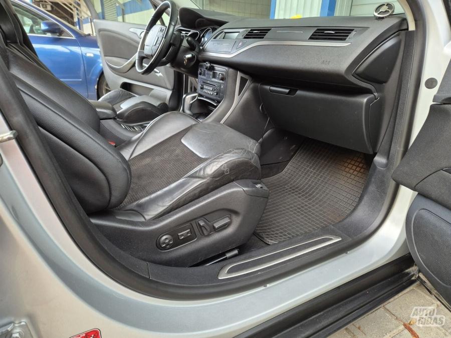 Grey Citroen C5 2009 in Silute, with an engine capacity of 2.00 L and mileage of 255 thousand km for 1350 €, photo 12 on AUTOMOTO.COM.LV
