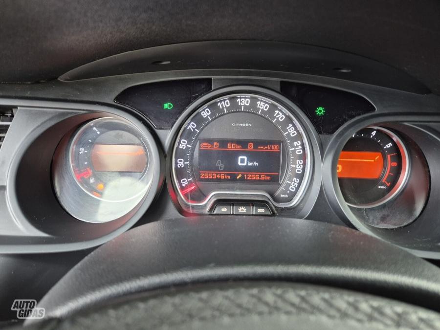 Grey Citroen C5 2009 in Silute, with an engine capacity of 2.00 L and mileage of 255 thousand km for 1350 €, photo 18 on AUTOMOTO.COM.LV