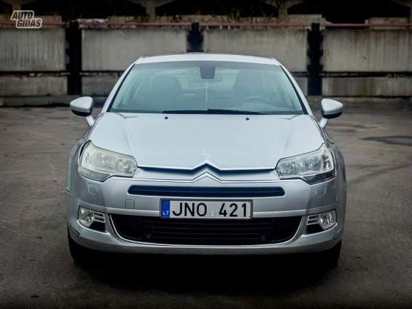 Grey Citroen C5 2010 in Kaunas, with an engine capacity of 1.60 L and mileage of 345 thousand km for 1450 €, photo 1 on AUTOMOTO.COM.LV