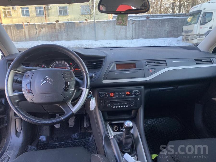 Pelēks Citroen C5 2010 Rīga, ar dzinēja tilpumu 1.60 L un nobraukumu 0 tūkst. km par 2290 €, foto 10 vietnē AUTOMOTO.COM.LV