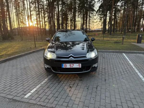 Grey Citroen C5 2010 in Riga, with an engine capacity of 3.00 L and mileage of 241 thousand km for 3690 €, photo 3 on AUTOMOTO.COM.LV