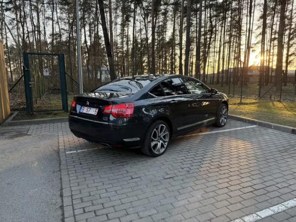 Grey Citroen C5 2010 in Riga, with an engine capacity of 3.00 L and mileage of 241 thousand km for 3690 €, photo 4 on AUTOMOTO.COM.LV