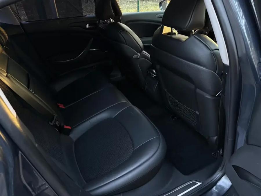 Pelēks Citroen C5 2010 Rīga, ar dzinēja tilpumu 3.00 L un nobraukumu 241 tūkst. km par 3690 €, foto 10 vietnē AUTOMOTO.COM.LV