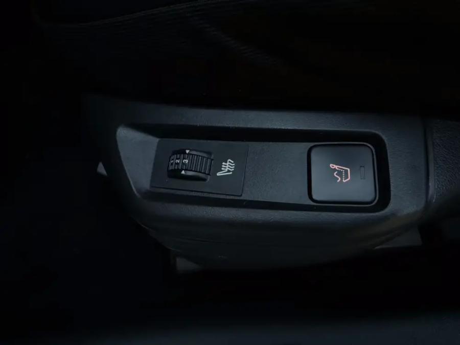 Pelēks Citroen C5 2010 Rīga, ar dzinēja tilpumu 3.00 L un nobraukumu 241 tūkst. km par 3690 €, foto 14 vietnē AUTOMOTO.COM.LV