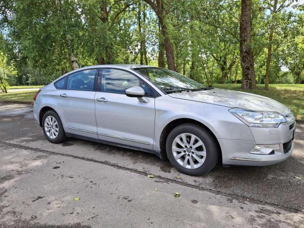 Pelēks Citroen C5 2010 Panevēža, ar dzinēja tilpumu 1.56 L un nobraukumu 251 tūkst. km par 2450 €, foto 3 vietnē AUTOMOTO.COM.LV
