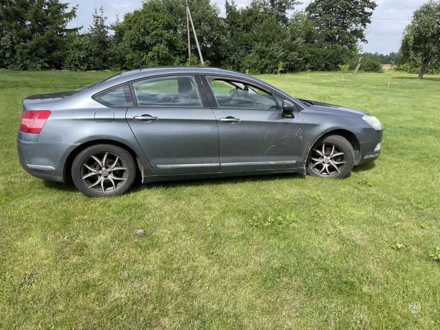 Pelēks Citroen C5 2010 Marijampole, ar dzinēja tilpumu 2.00 L un nobraukumu 264 tūkst. km par 800 €, foto 4 vietnē AUTOMOTO.COM.LV