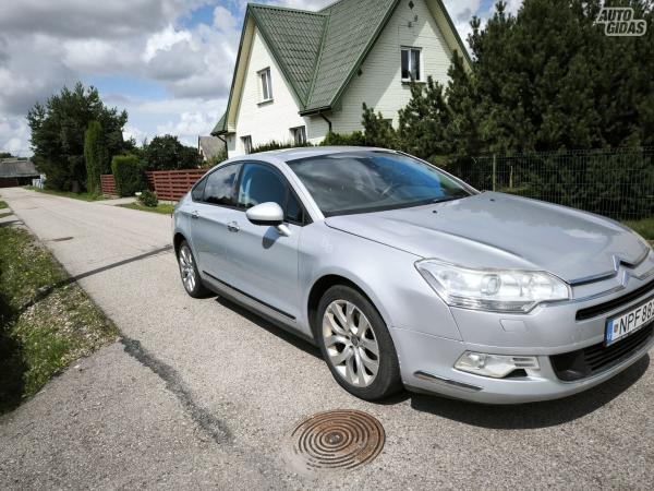 Pelēks Citroen C5 2010 Vilkaviškis, ar dzinēja tilpumu 1.60 L un nobraukumu 3 tūkst. km par 1700 €, foto 1 vietnē AUTOMOTO.COM.LV