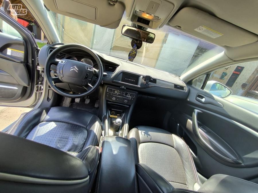 Pelēks Citroen C5 2010 Vilkaviškis, ar dzinēja tilpumu 1.60 L un nobraukumu 3 tūkst. km par 1700 €, foto 14 vietnē AUTOMOTO.COM.LV
