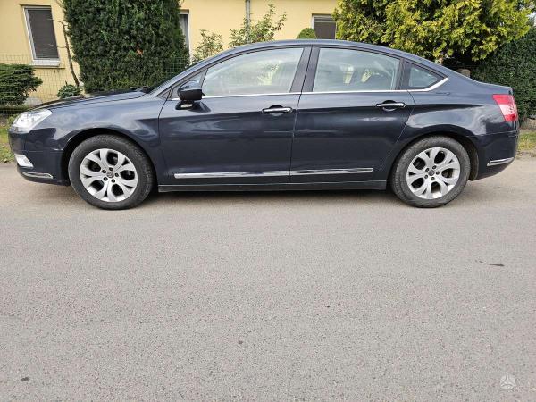Pelēks Citroen C5 2010 Kauņa, ar dzinēja tilpumu 2.00 L un nobraukumu 166 tūkst. km par 2800 €, foto 1 vietnē AUTOMOTO.COM.LV