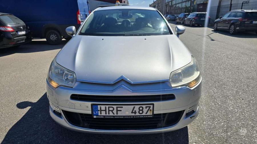 Pelēks Citroen C5 2010 Kauņa, ar dzinēja tilpumu 2.00 L un nobraukumu 256 tūkst. km par 1600 €, foto 3 vietnē AUTOMOTO.COM.LV