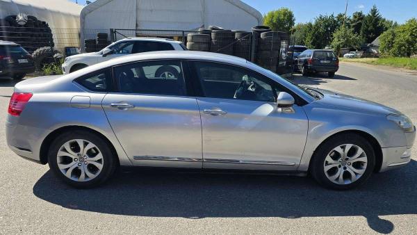 Pelēks Citroen C5 2010 Kauņa, ar dzinēja tilpumu 2.00 L un nobraukumu 256 tūkst. km par 1600 €, foto 5 vietnē AUTOMOTO.COM.LV