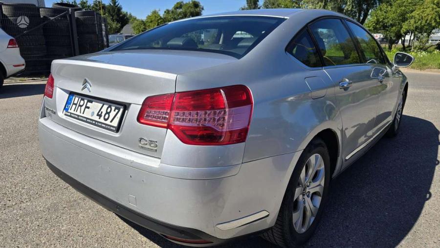 Pelēks Citroen C5 2010 Kauņa, ar dzinēja tilpumu 2.00 L un nobraukumu 256 tūkst. km par 1600 €, foto 7 vietnē AUTOMOTO.COM.LV