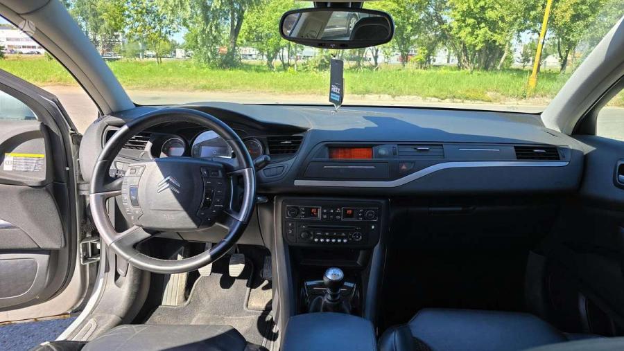 Pelēks Citroen C5 2010 Kauņa, ar dzinēja tilpumu 2.00 L un nobraukumu 256 tūkst. km par 1600 €, foto 24 vietnē AUTOMOTO.COM.LV