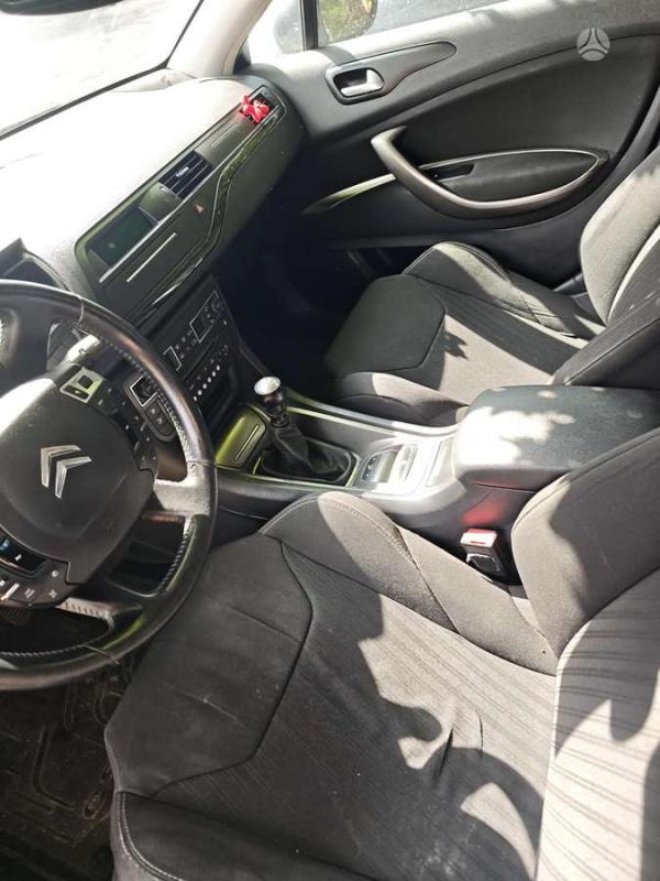 Grey Citroen C5 2010 in Kaunas, with an engine capacity of 2.00 L and mileage of 265 thousand km for 1400 €, photo 9 on AUTOMOTO.COM.LV